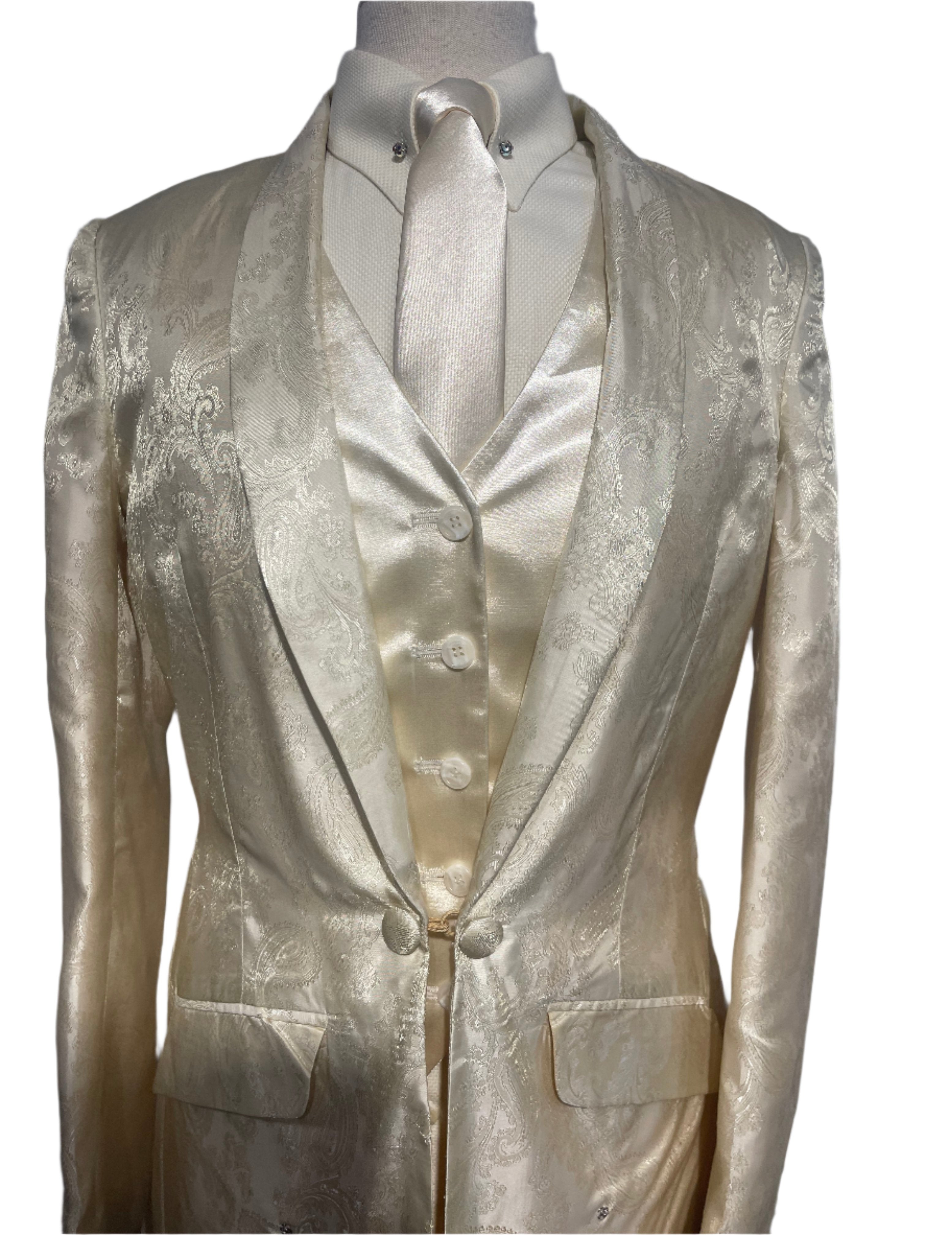 Custom, Ladies Day Coat – My Trainer’s Closet