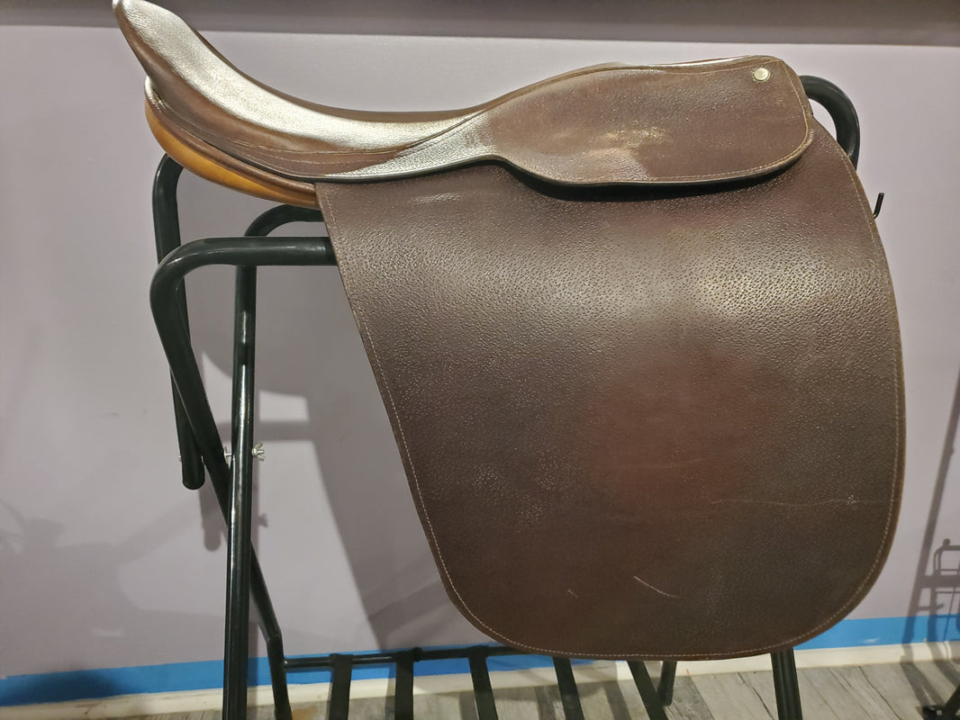 Saddles – My Trainer’s Closet