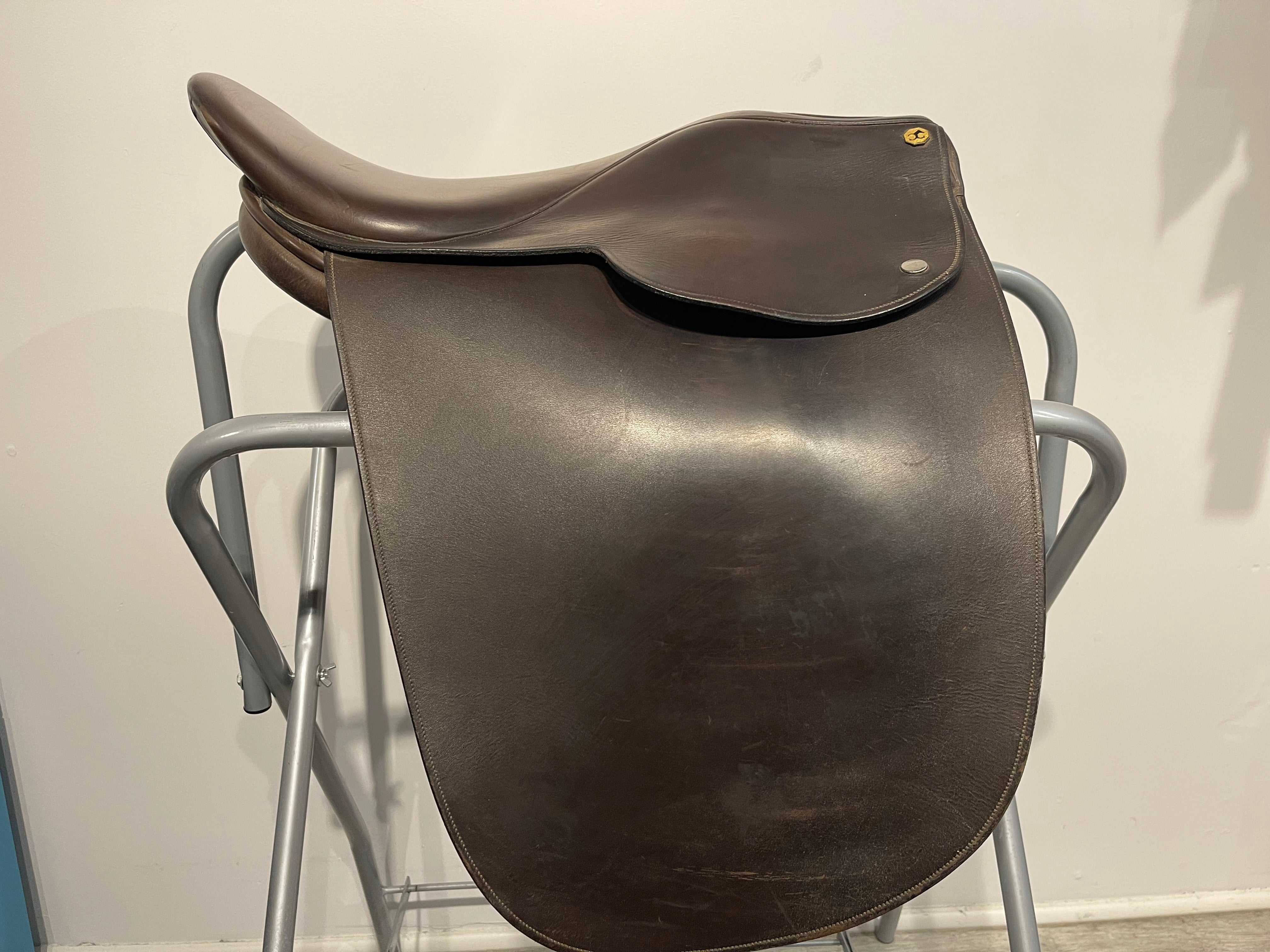 Exselle 20in Cutback Saddle with Adjustable Bars – My Trainer’s Closet